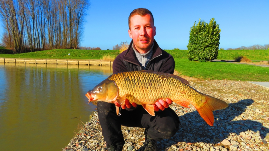 Karperuitzet vijver 3 en 5 - Visvijver "De Biesbosch"